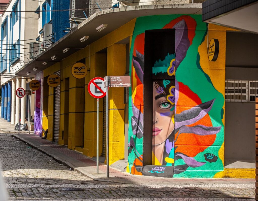 Festival Street Art Tour agita o centro histórico de Florianópolis